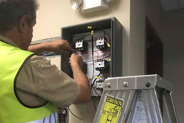 Commercial Electrical Sign Repair | Lighting Services Chicago